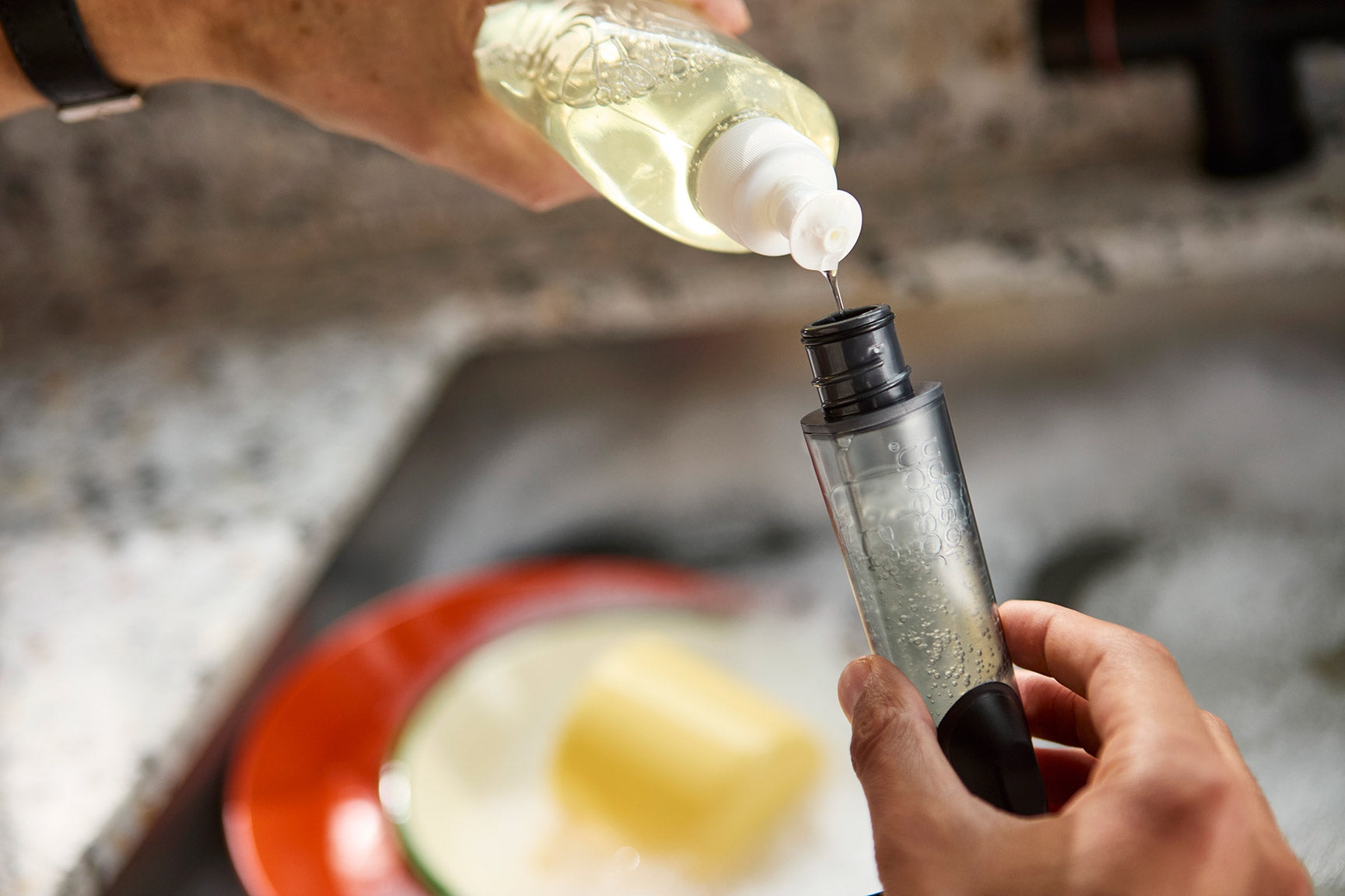 Soap Dispensing Brush SinkTech™ | Joseph Joseph US