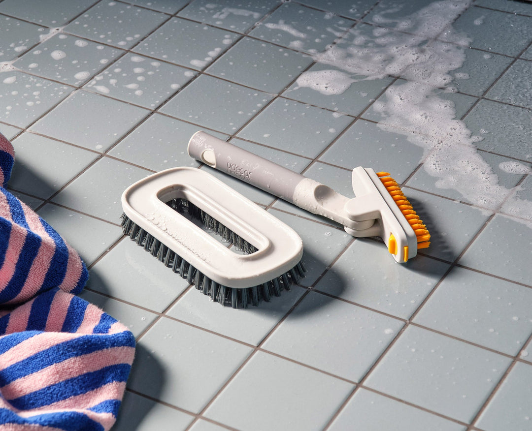 Tile Scrubber with Grout Brush CleanTech™ | Joseph Joseph US